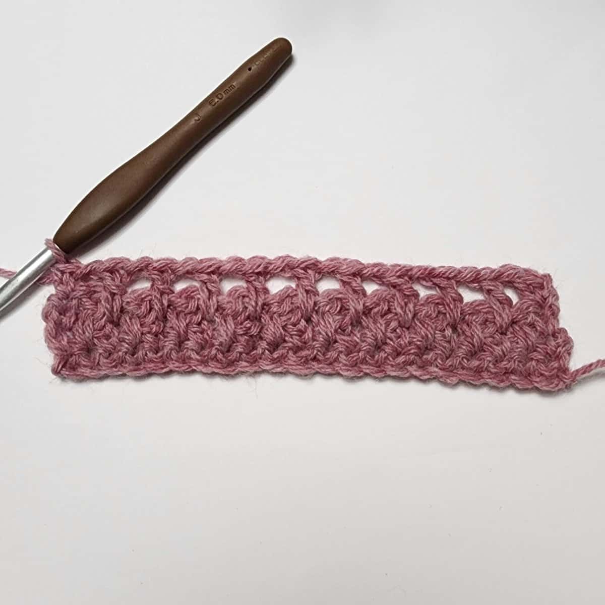 How to Crochet the Extended Moss Stitch - A Crocheted Simplicity
