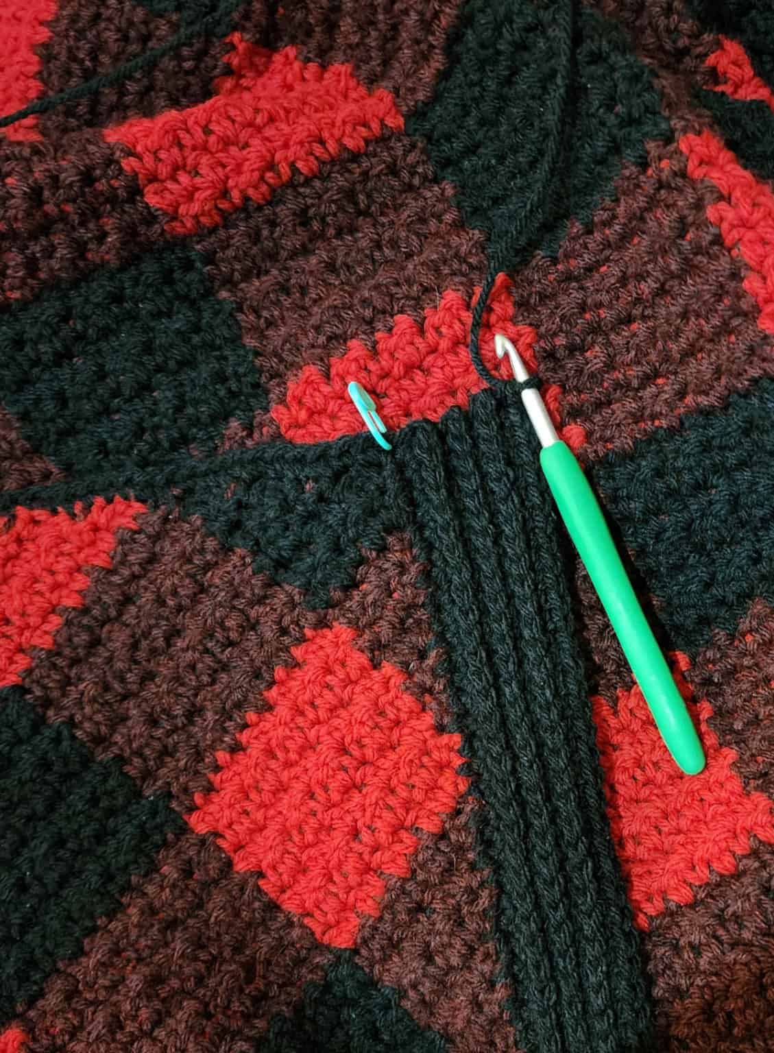 Cabled Blooms Crochet Blanket - A Crocheted Simplicity