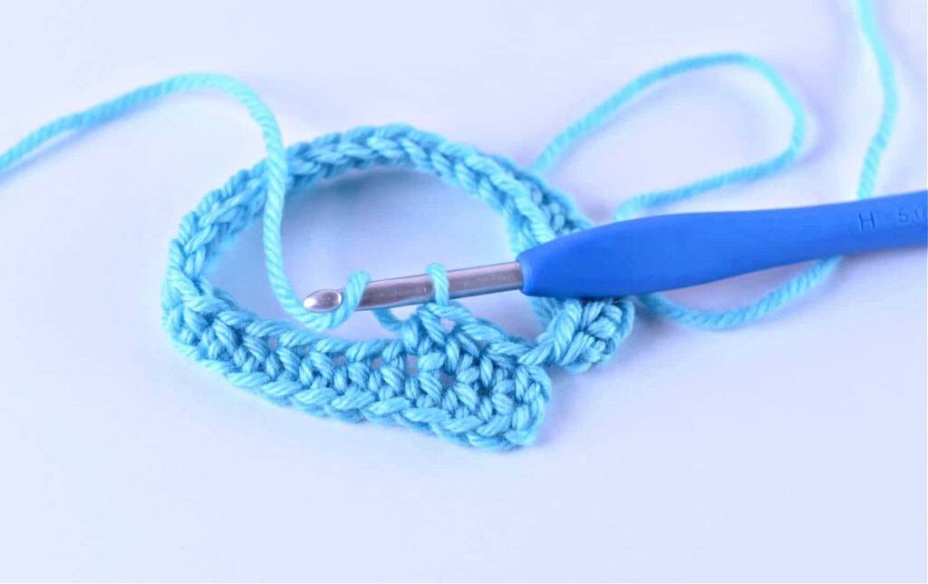 2 Tips for Proper Post Stitch Placement - in Rows and Rounds - A ...