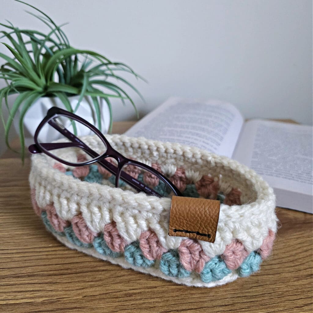 Crochet Glasses Holder - A Crocheted Simplicity