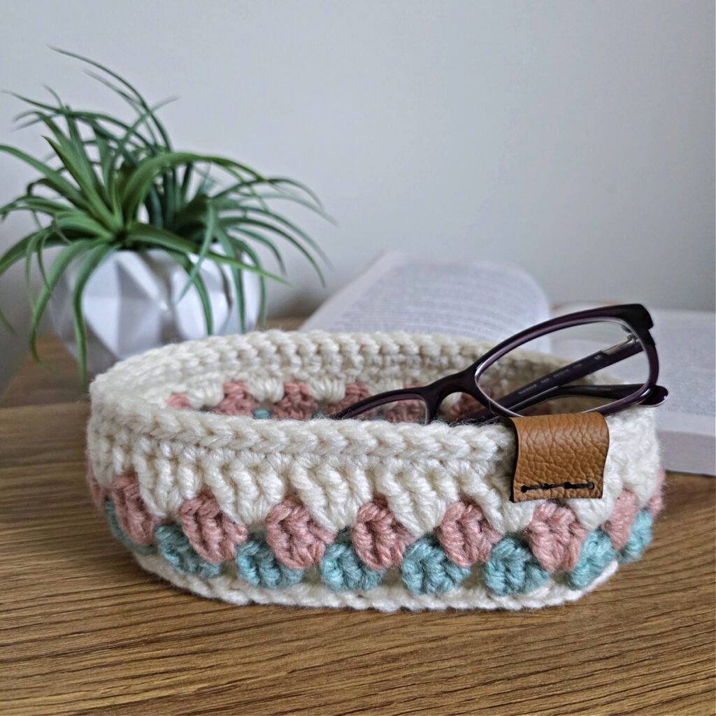 Crochet Glasses Holder - A Crocheted Simplicity